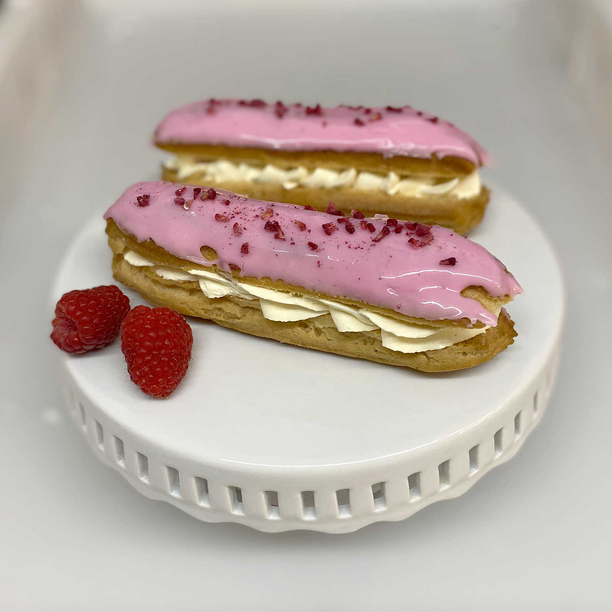 Cream Éclair – Campbell's Bakery